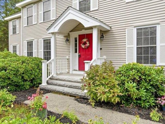 house with 4 bedroom, Nashua NH ES104848496