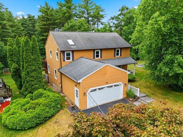house with 4 bedroom, Nashua NH ES104849719