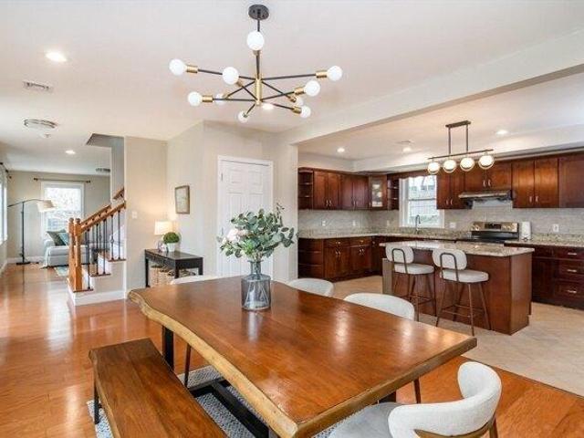 house with 4 bedroom, Natick MA DLS102586681
