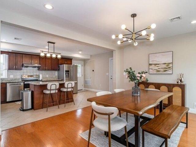 house with 4 bedroom, Natick MA ES102959945