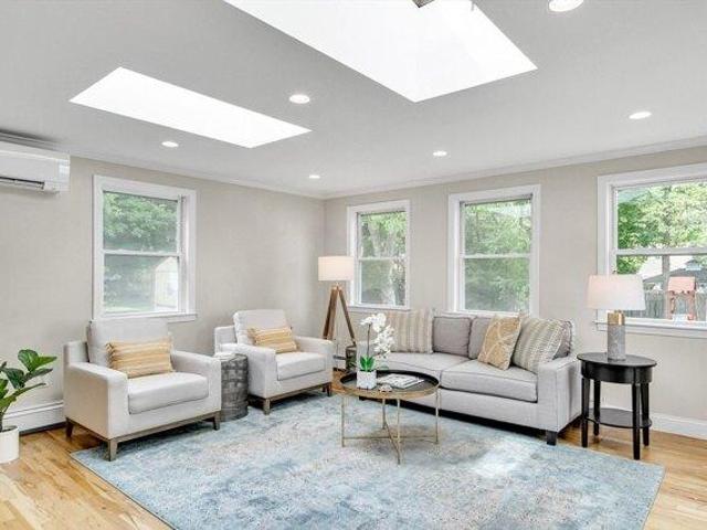 house with 4 bedroom, Natick MA ES103773833