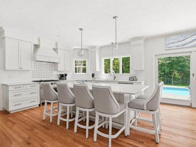 house with 4 bedroom, Natick MA ES103885715