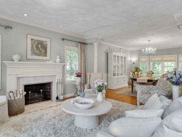 house with 4 bedroom, Natick MA ES103250521