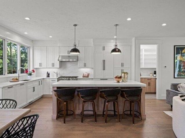 house with 4 bedroom, Natick MA ES105060938