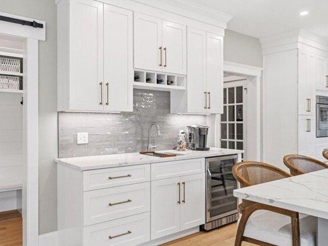 house with 4 bedroom, Natick MA ES105229885