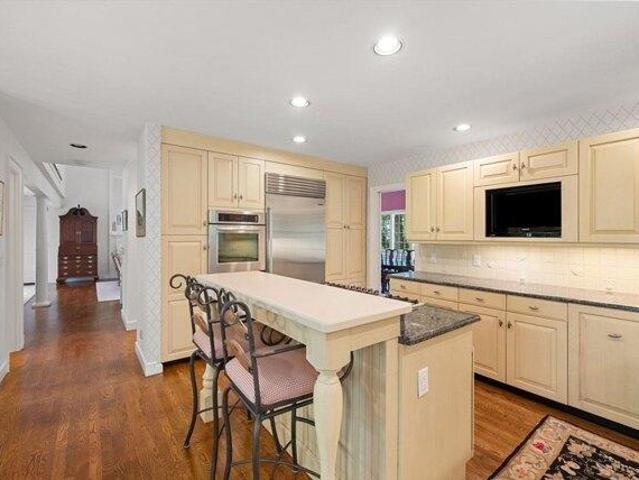 house with 4 bedroom, Natick MA ES105351200