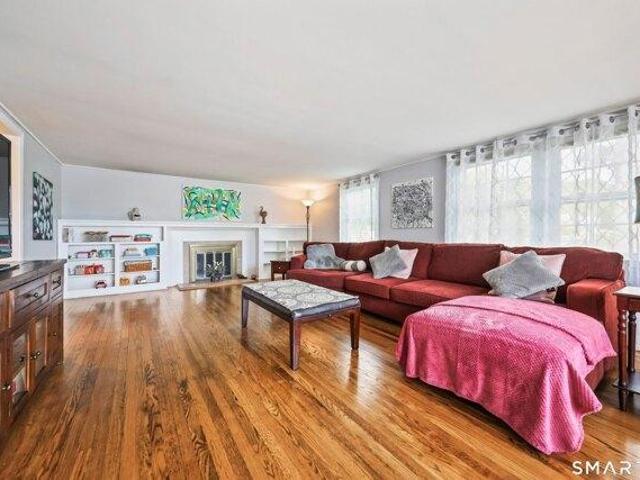 house with 4 bedroom, Naugatuck CT DLS102779436