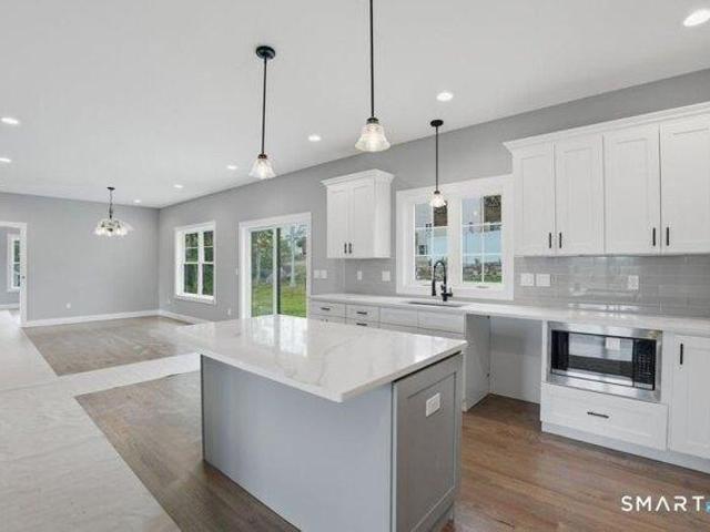 house with 4 bedroom, Naugatuck CT ES102828513
