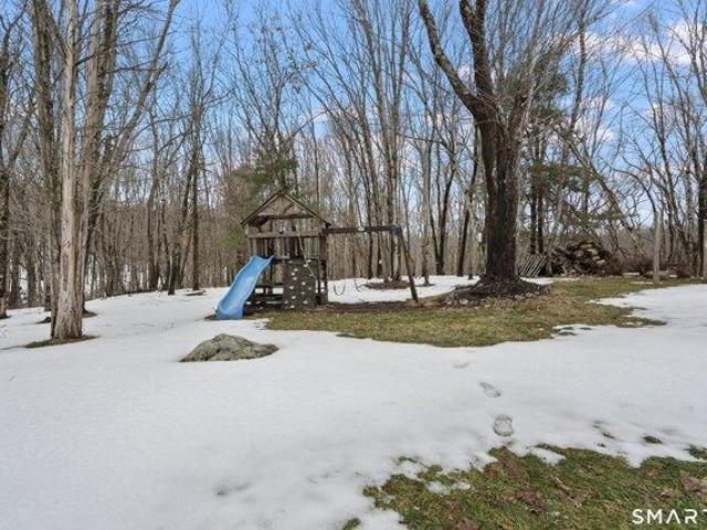 house with 4 bedroom, Naugatuck CT ES103438552