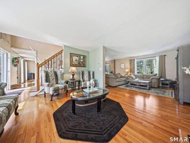 house with 4 bedroom, Naugatuck CT ES103438824