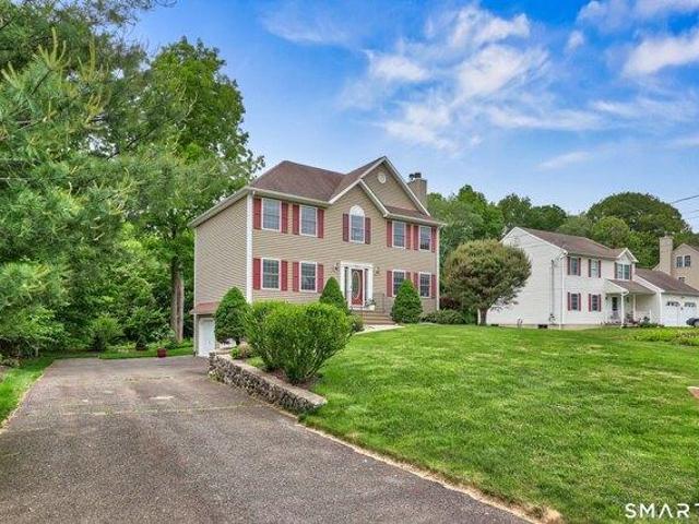 house with 4 bedroom, Naugatuck CT ES104442667