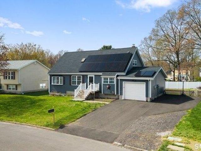 house with 4 bedroom, Naugatuck CT ES104511467