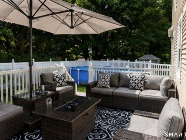 house with 4 bedroom, Naugatuck CT ES105203428
