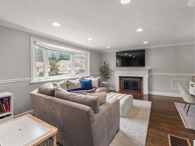 house with 4 bedroom, Needham MA ES105205054