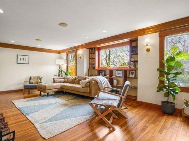 house with 4 bedroom, Newton MA DLS102591671