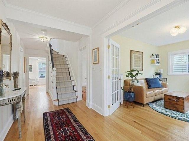 house with 4 bedroom, Newton MA DLS102727333