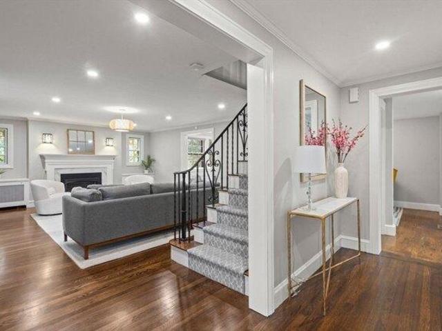 house with 4 bedroom, Newton MA DS102800108
