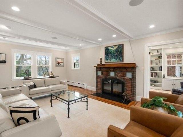 house with 4 bedroom, Newton MA ES102959872