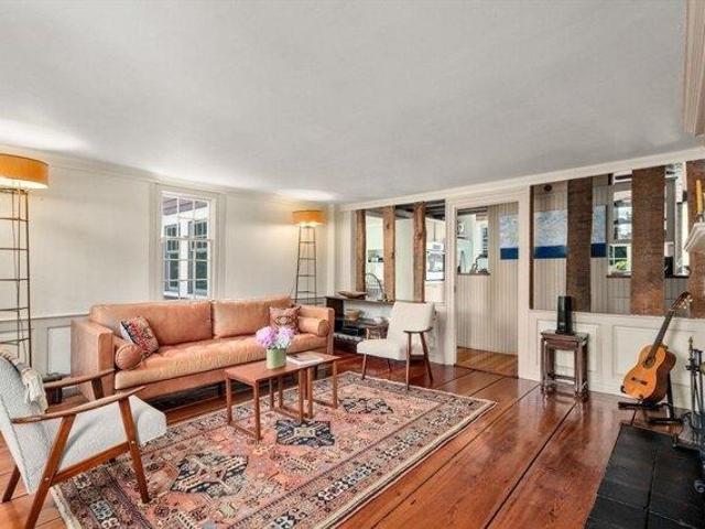house with 4 bedroom, Newton MA ES103929229