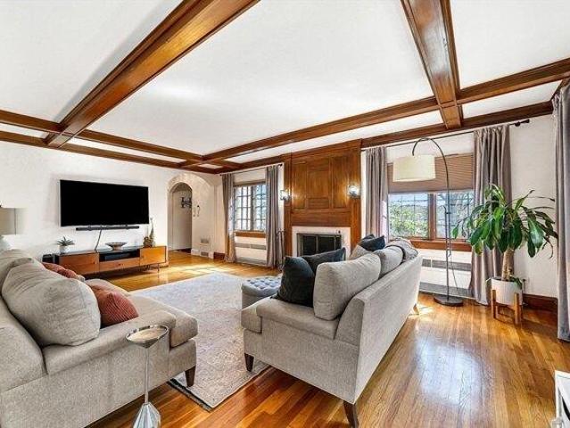house with 4 bedroom, Newton MA ES103016986