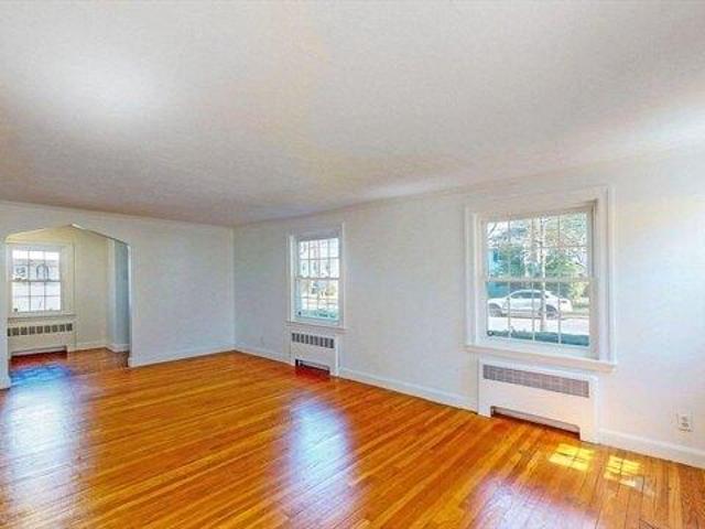 house with 4 bedroom, Newton MA ES103033503