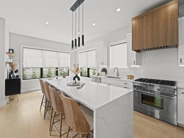 house with 4 bedroom, Newton MA ES104543424