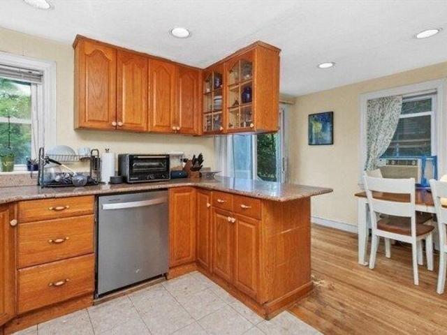 house with 4 bedroom, Newton MA ES104853450