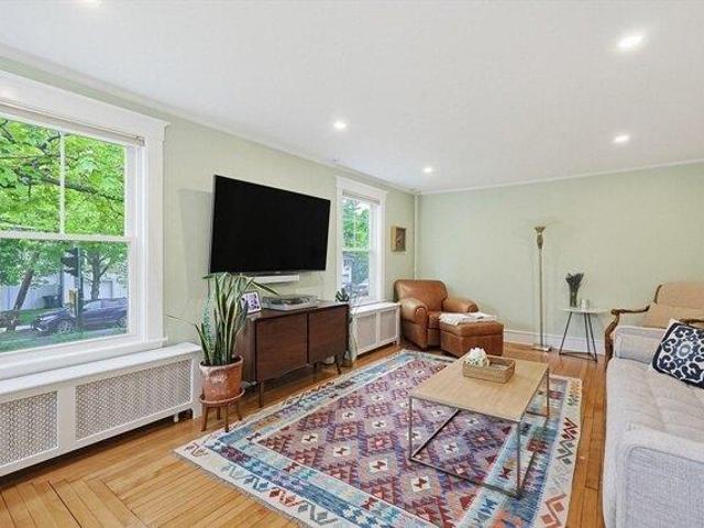house with 4 bedroom, Newton MA ES104044883