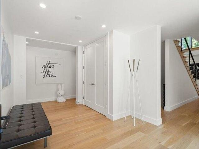 house with 4 bedroom, Newton MA ES104188135