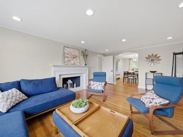 house with 4 bedroom, Newton MA ES105476793