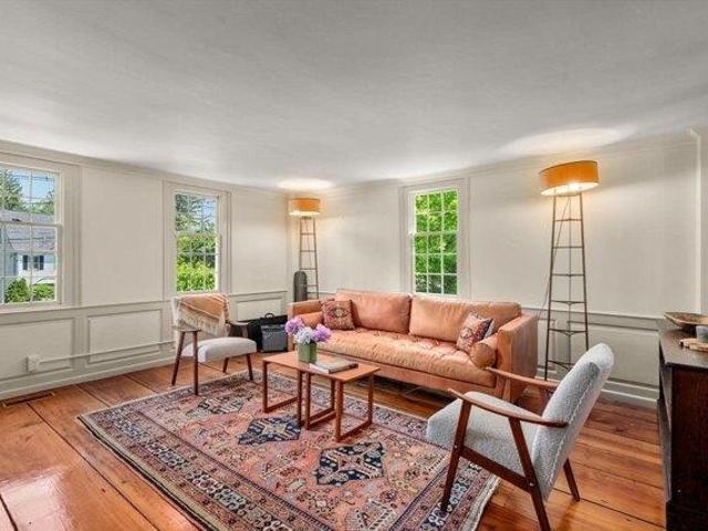 house with 4 bedroom, Newton MA ES105123354