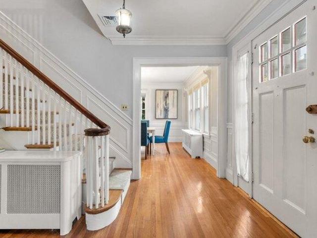 house with 4 bedroom, Newton MA ES105240434
