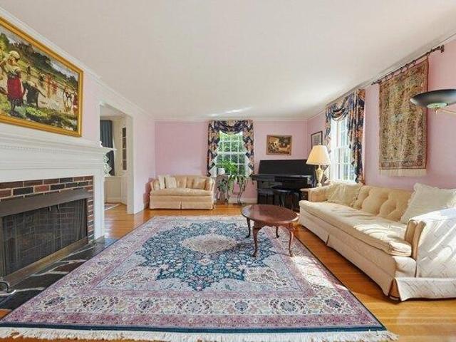 house with 4 bedroom, Newton MA ES105353132