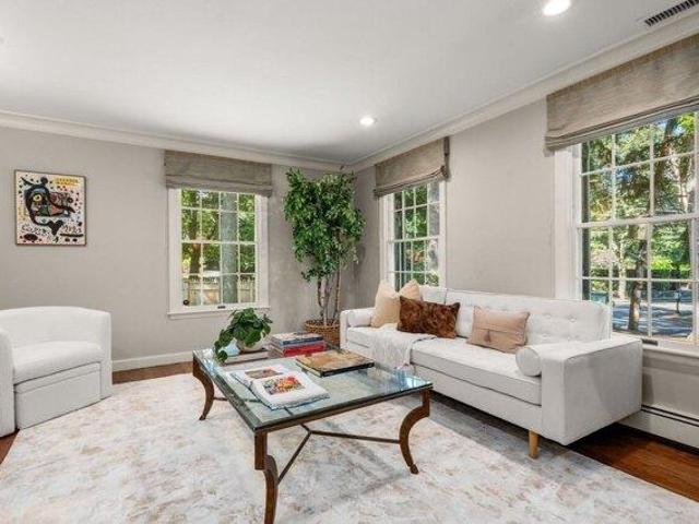 house with 4 bedroom, Newton MA ES105365396