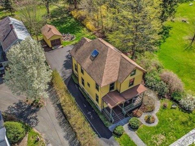 house with 4 bedroom, Newtown CT DLS102064255
