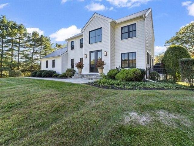 house with 4 bedroom, Newtown CT DLS102318044