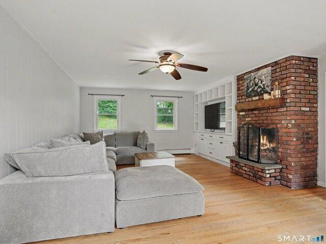 house with 4 bedroom, Newtown CT DS104237675