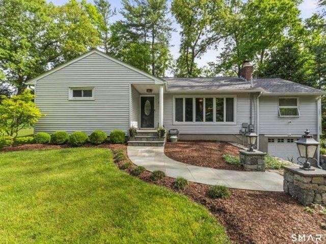house with 4 bedroom, Newtown CT DS102779150