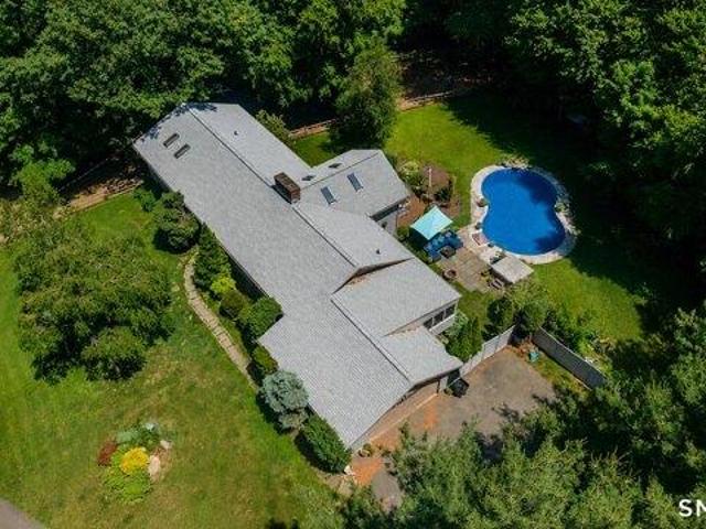 house with 4 bedroom, Newtown CT ES104074749
