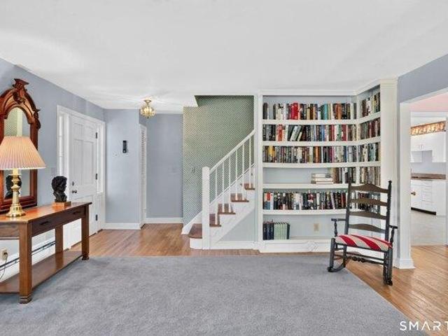 house with 4 bedroom, Newtown CT ES104236075