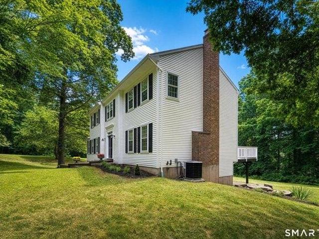 house with 4 bedroom, Newtown CT ES104266578