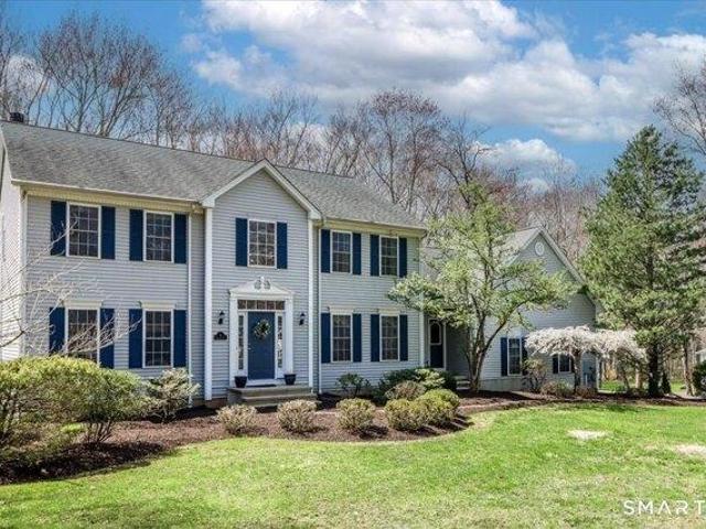 house with 4 bedroom, Newtown CT ES104442468
