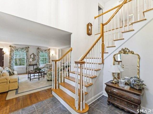 house with 4 bedroom, Newtown CT ES104807845