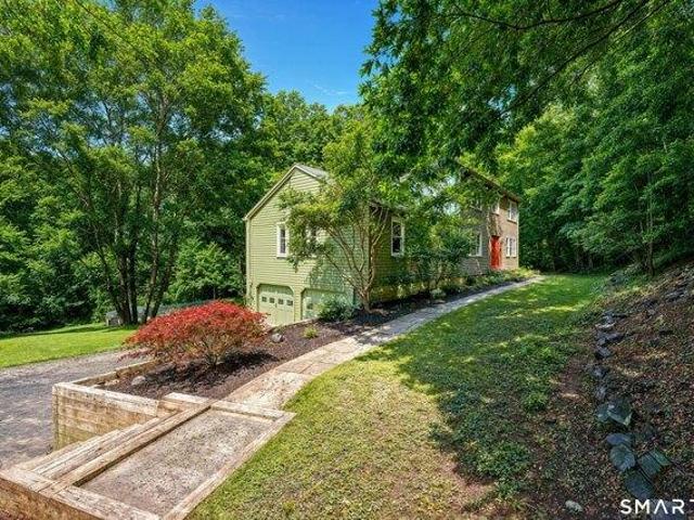 house with 4 bedroom, Newtown CT ES104809594