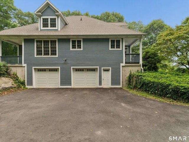 house with 4 bedroom, Newtown CT ES104851840