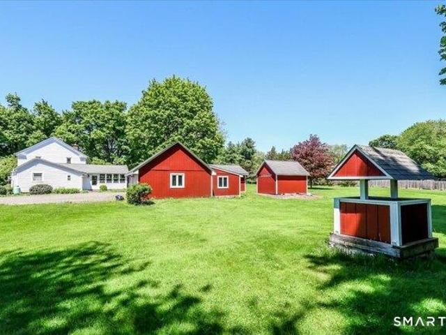 house with 4 bedroom, Newtown CT ES104922106