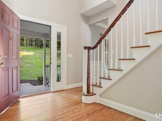 house with 4 bedroom, Newtown CT ES105124308