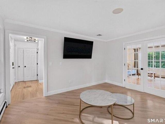 house with 4 bedroom, Newtown CT ES105123857