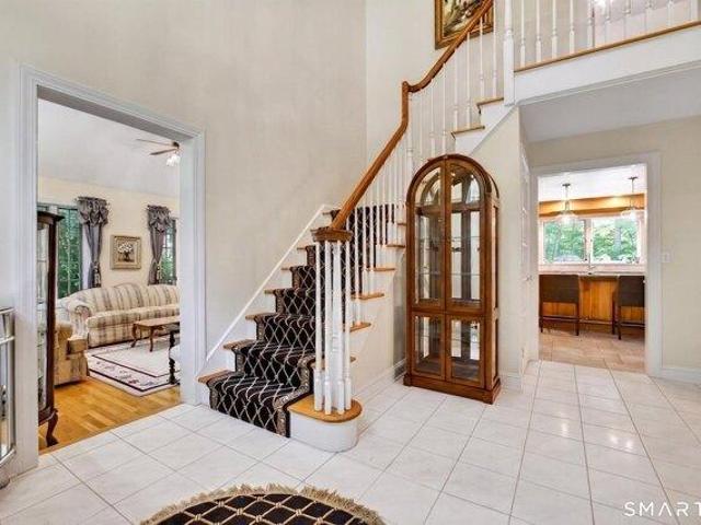 house with 4 bedroom, Newtown CT ES105144954