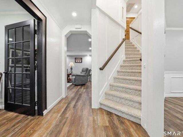 house with 4 bedroom, Newtown CT ES105141323
